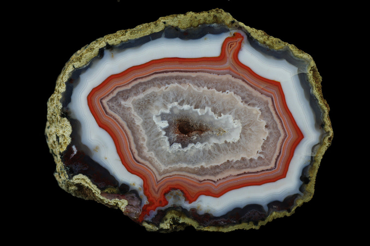 Agate geode: Physical & Optical Characteristics – www.Crystals.eu